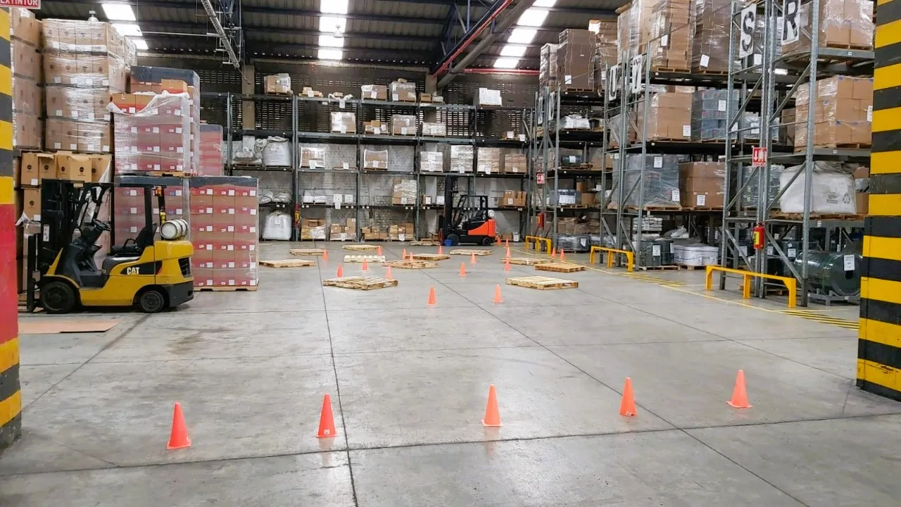 Capacitación En Manejo De Montacargas Con Practica Sigmaac